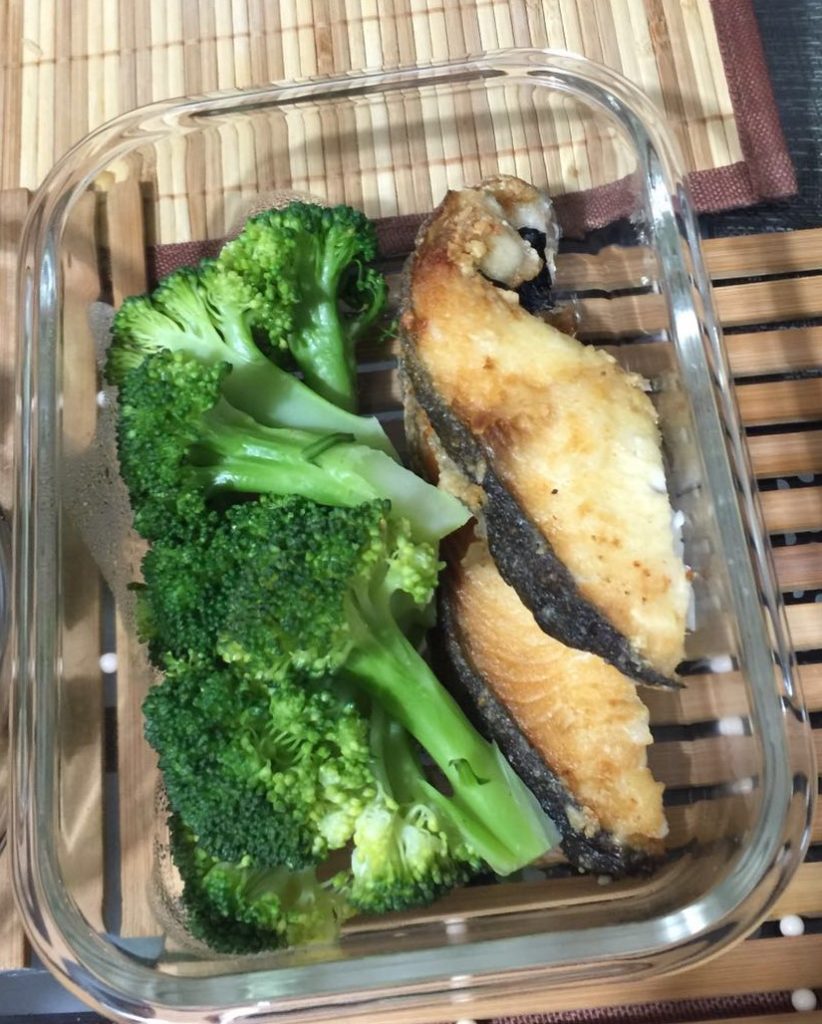 Pan-Seared Black Cod with bell pepper oyster sauce – Makaroo Eats